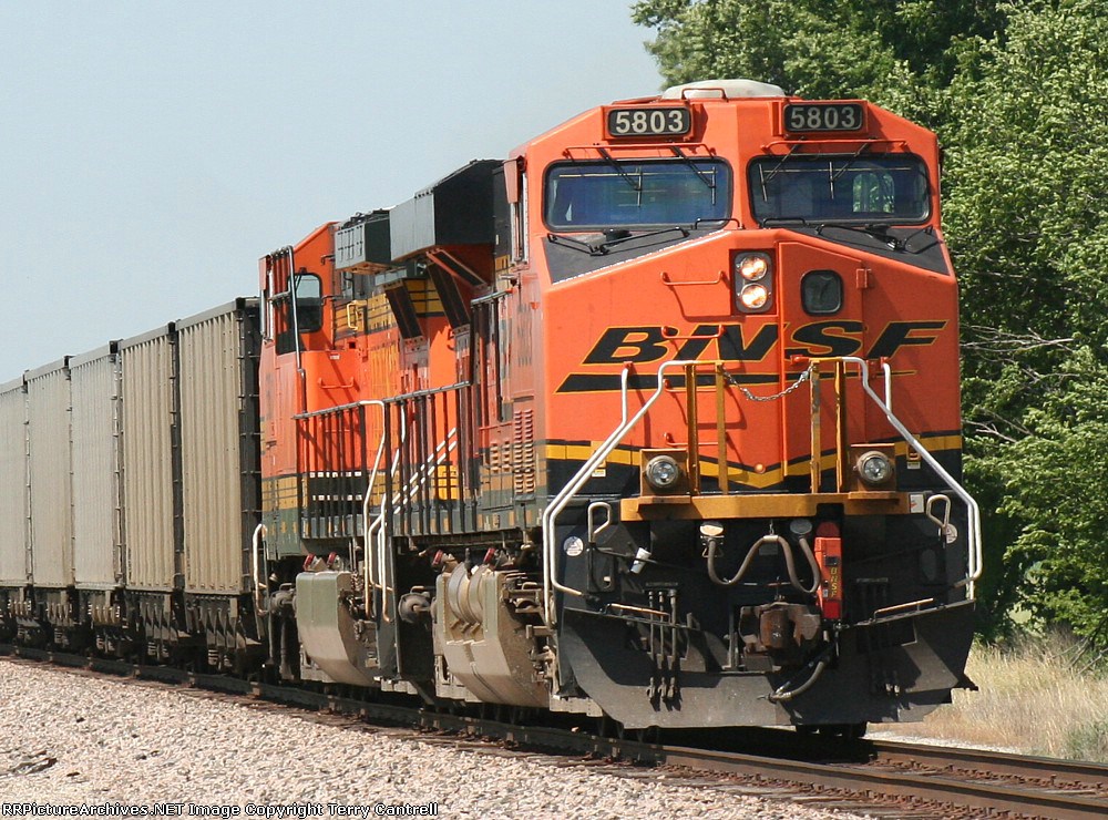 BNSF 5803